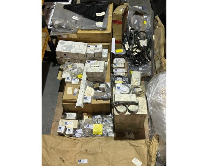 Full Pallet of Genuine Mercedes Truck Parts - TruckSpares
